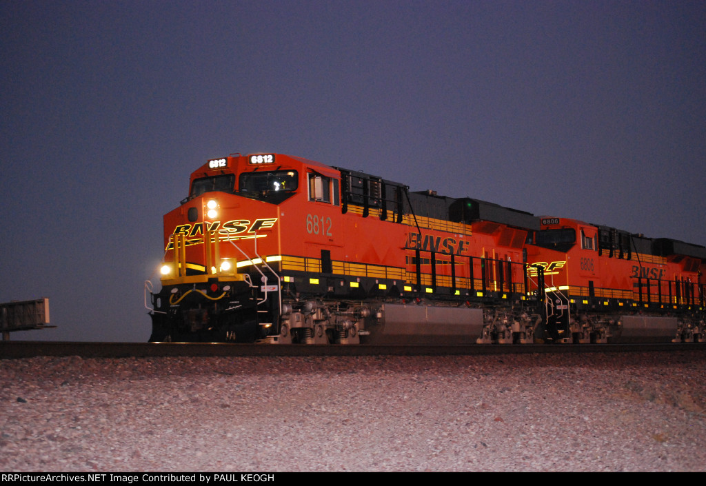 The Newest ES44C4's I've got as the California Sun and My Flash light up BNSF 6812 and BNSF 6806 ...